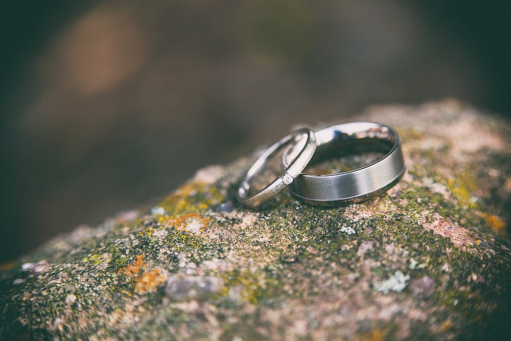 Embracing Elegance: The Allure of the Pearl Crown in Wedding Rings